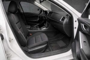 White Mazda 6 2013 in Vilnius, with an engine capacity of 2.18 L and mileage of 269 thousand km for 4500 €, photo 8 on AUTOMOTO.COM.LV