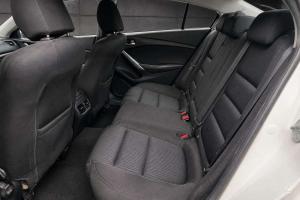 White Mazda 6 2013 in Vilnius, with an engine capacity of 2.18 L and mileage of 269 thousand km for 4500 €, photo 9 on AUTOMOTO.COM.LV
