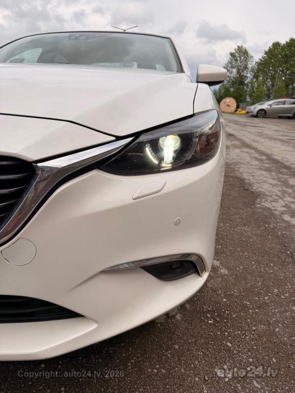 White Mazda 6 2015 in Tallinn, with an engine capacity of 2.20 L and mileage of 145 thousand km for 13000 €, photo 4 on AUTOMOTO.COM.LV