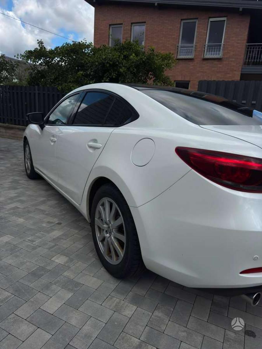 White Mazda 6 2015 in Siauliai, with an engine capacity of 2.19 L and mileage of 271 thousand km for 6000 €, photo 5 on AUTOMOTO.COM.LV