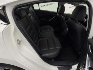 White Mazda 6 2017 in Vilnius, with an engine capacity of 2.49 L and mileage of 126 thousand km for 8900 €, photo 12 on AUTOMOTO.COM.LV