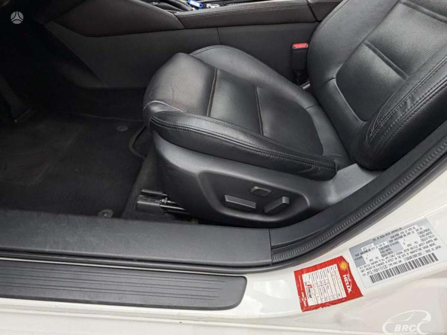 White Mazda 6 2017 in Vilnius, with an engine capacity of 2.49 L and mileage of 126 thousand km for 8900 €, photo 26 on AUTOMOTO.COM.LV