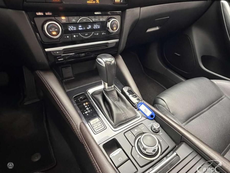 White Mazda 6 2017 in Vilnius, with an engine capacity of 2.49 L and mileage of 126 thousand km for 8900 €, photo 30 on AUTOMOTO.COM.LV