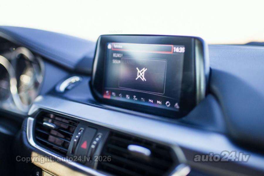 White Mazda 6 2018 in Tartu, with an engine capacity of 2.20 L and mileage of 163 thousand km for 14700 €, photo 12 on AUTOMOTO.COM.LV