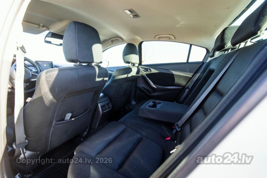 White Mazda 6 2018 in Tartu, with an engine capacity of 2.20 L and mileage of 163 thousand km for 14700 €, photo 13 on AUTOMOTO.COM.LV