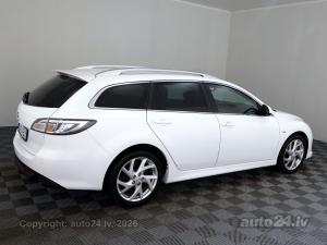 White Mazda 6 2011 in Tallinn, with an engine capacity of 2.20 L and mileage of 257 thousand km for 1899 €, photo 4 on AUTOMOTO.COM.LV