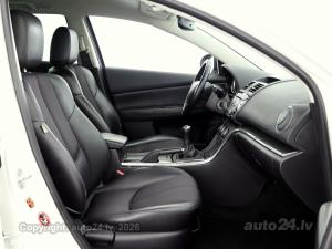 White Mazda 6 2011 in Tallinn, with an engine capacity of 2.20 L and mileage of 257 thousand km for 1899 €, photo 7 on AUTOMOTO.COM.LV