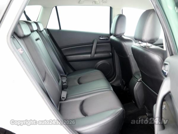 White Mazda 6 2011 in Tallinn, with an engine capacity of 2.20 L and mileage of 257 thousand km for 1899 €, photo 7 on AUTOMOTO.COM.LV