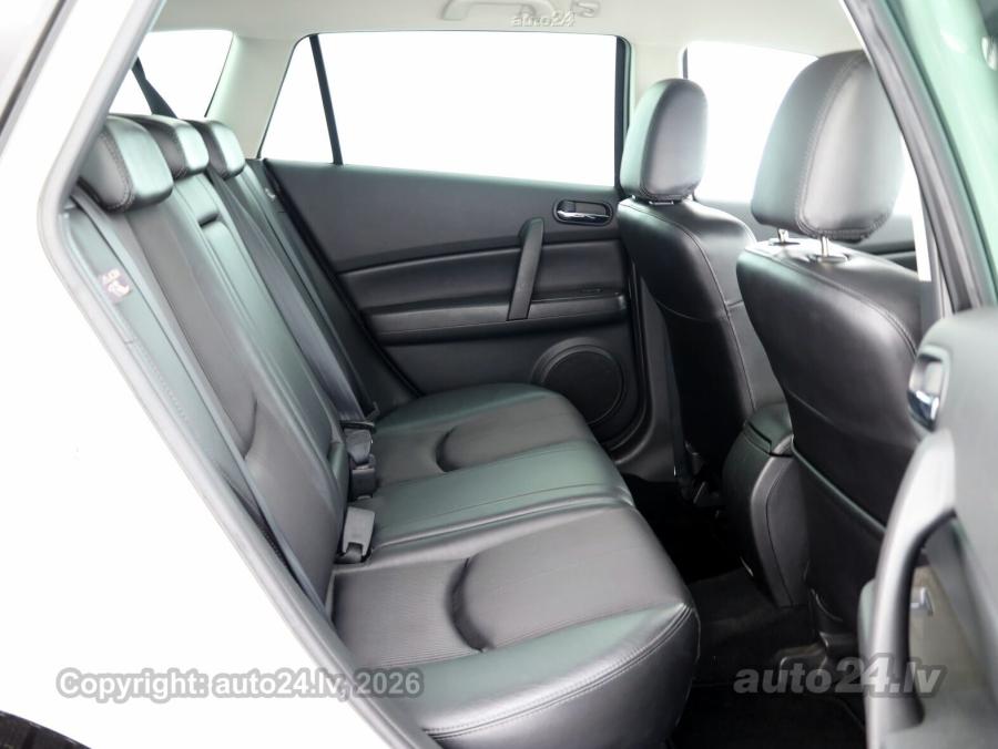 White Mazda 6 2011 in Tallinn, with an engine capacity of 2.20 L and mileage of 257 thousand km for 1899 €, photo 8 on AUTOMOTO.COM.LV