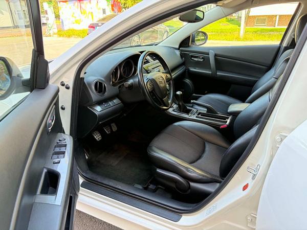 Balts Mazda 6 2011 Tallina, ar dzinēja tilpumu 2.00 L un nobraukumu 255 tūkst. km par 3500 €, foto 8 vietnē AUTOMOTO.COM.LV