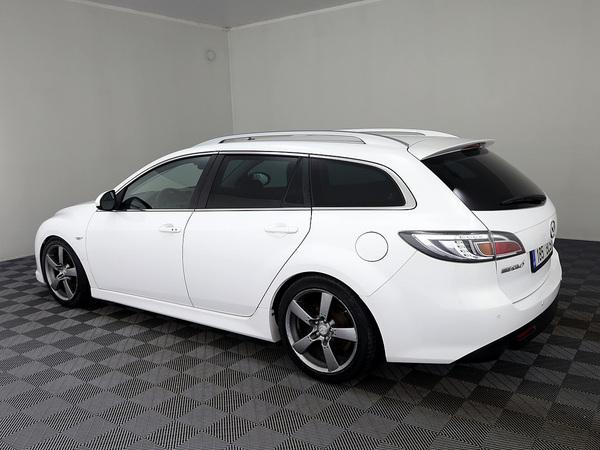 Balts Mazda 6 2011 Tallina, ar dzinēja tilpumu 2.20 L un nobraukumu 269 tūkst. km par 1999 €, foto 4 vietnē AUTOMOTO.COM.LV