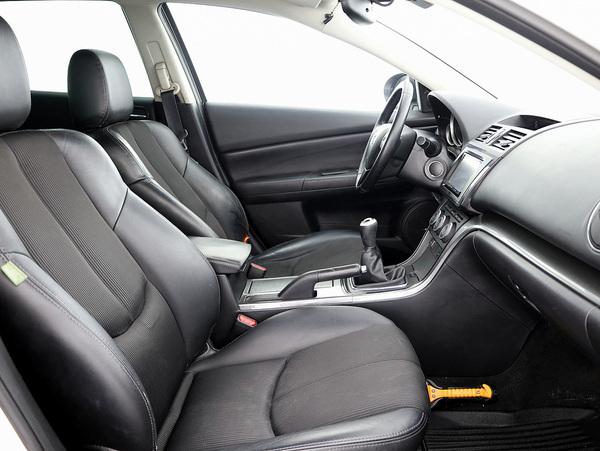 Balts Mazda 6 2011 Tallina, ar dzinēja tilpumu 2.20 L un nobraukumu 269 tūkst. km par 1999 €, foto 6 vietnē AUTOMOTO.COM.LV