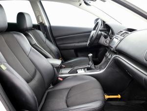 White Mazda 6 2011 in Tallinn, with an engine capacity of 2.20 L and mileage of 269 thousand km for 1999 €, photo 7 on AUTOMOTO.COM.LV