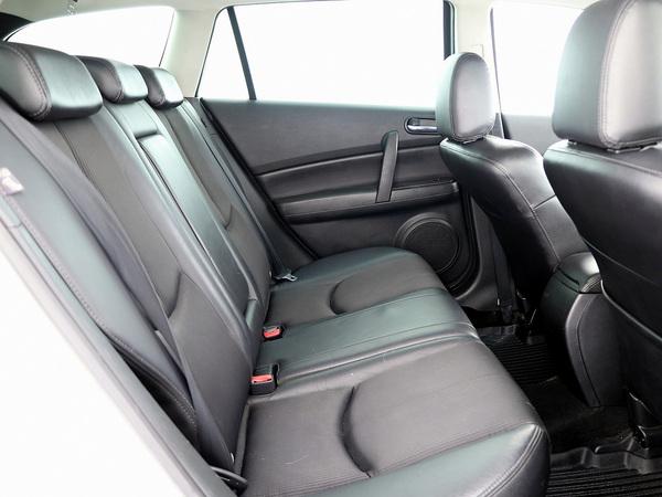 Balts Mazda 6 2011 Tallina, ar dzinēja tilpumu 2.20 L un nobraukumu 269 tūkst. km par 1999 €, foto 7 vietnē AUTOMOTO.COM.LV