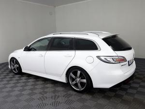 White Mazda 6 2011 in Tallinn, with an engine capacity of 2.20 L and mileage of 269 thousand km for 1999 €, photo 12 on AUTOMOTO.COM.LV