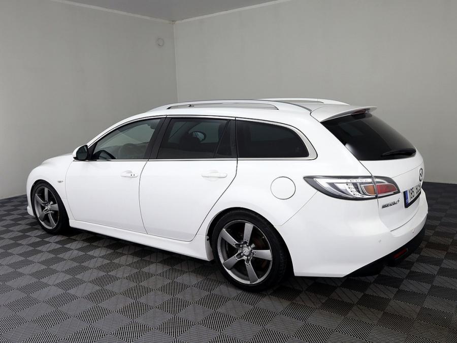 White Mazda 6 2011 in Tallinn, with an engine capacity of 2.20 L and mileage of 269 thousand km for 1999 €, photo 12 on AUTOMOTO.COM.LV