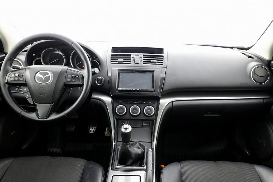 White Mazda 6 2011 in Tallinn, with an engine capacity of 2.20 L and mileage of 269 thousand km for 1999 €, photo 13 on AUTOMOTO.COM.LV