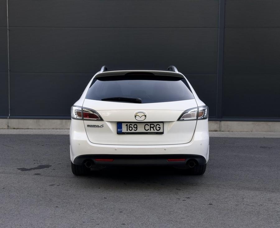 Balts Mazda 6 2012 Tallina, ar dzinēja tilpumu 2.00 L un nobraukumu 309 tūkst. km par 2499 €, foto 17 vietnē AUTOMOTO.COM.LV