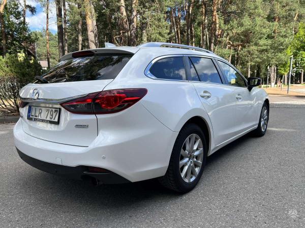 White Mazda 6 2013 in Alytus, with an engine capacity of 2.19 L and mileage of 235 thousand km for 3500 €, photo 6 on AUTOMOTO.COM.LV