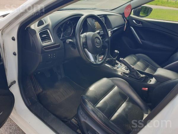 Balts Mazda 6 2013 Rīga, ar dzinēja tilpumu 2.20 L un nobraukumu 308 tūkst. km par 3600 €, foto 8 vietnē AUTOMOTO.COM.LV