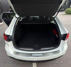 White Mazda 6 2013 in Tartu, with an engine capacity of 2.20 L and mileage of 205 thousand km for 6900 €, photo 13 on AUTOMOTO.COM.LV