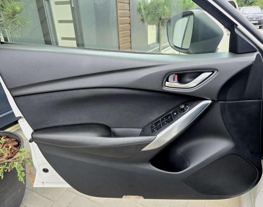 Balts Mazda 6 2013 Tauragė, ar dzinēja tilpumu 2.18 L un nobraukumu 255 tūkst. km par 5100 €, foto 28 vietnē AUTOMOTO.COM.LV