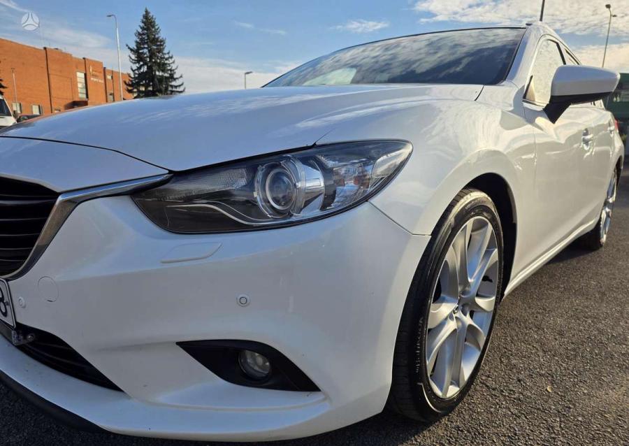 White Mazda 6 2013 in Marijampole, with an engine capacity of 2.18 L and mileage of 283 thousand km for 5200 €, photo 1 on AUTOMOTO.COM.LV