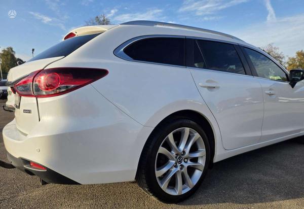 White Mazda 6 2013 in Marijampole, with an engine capacity of 2.18 L and mileage of 283 thousand km for 5200 €, photo 4 on AUTOMOTO.COM.LV