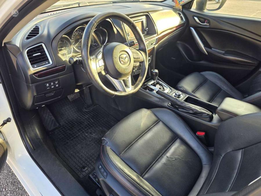White Mazda 6 2013 in Marijampole, with an engine capacity of 2.18 L and mileage of 283 thousand km for 5200 €, photo 10 on AUTOMOTO.COM.LV