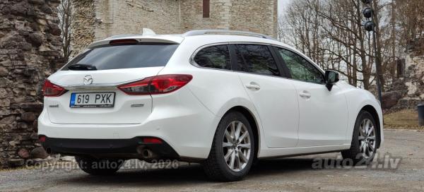 White Mazda 6 2014 in Tallinn, with an engine capacity of 2.20 L and mileage of 185 thousand km for 6499 €, photo 4 on AUTOMOTO.COM.LV