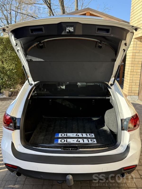 White Mazda 6 2015 in Jelgava, with an engine capacity of 2.20 L and mileage of 199 thousand km for 7150 €, photo 6 on AUTOMOTO.COM.LV