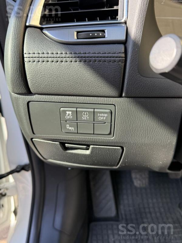 White Mazda 6 2015 in Jelgava, with an engine capacity of 2.20 L and mileage of 199 thousand km for 7150 €, photo 9 on AUTOMOTO.COM.LV