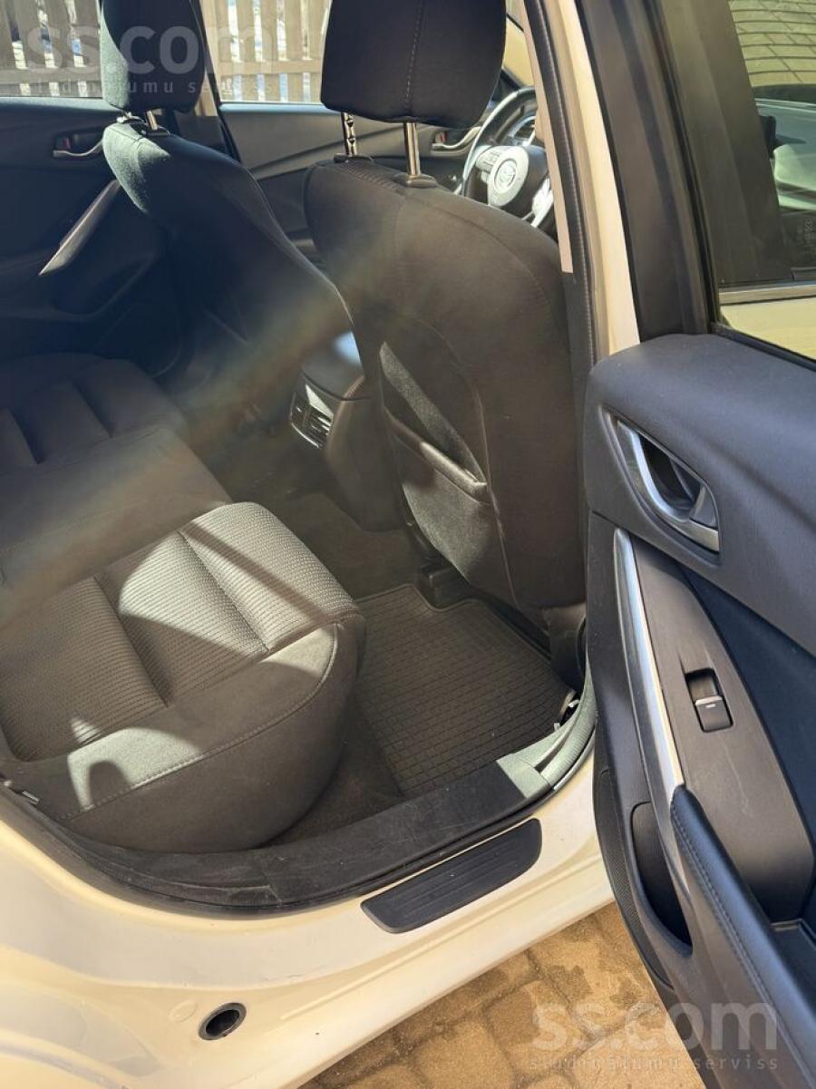 White Mazda 6 2015 in Jelgava, with an engine capacity of 2.20 L and mileage of 199 thousand km for 7150 €, photo 16 on AUTOMOTO.COM.LV