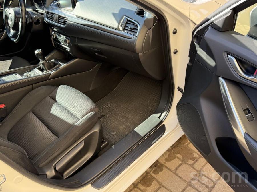 White Mazda 6 2015 in Jelgava, with an engine capacity of 2.20 L and mileage of 199 thousand km for 7150 €, photo 17 on AUTOMOTO.COM.LV