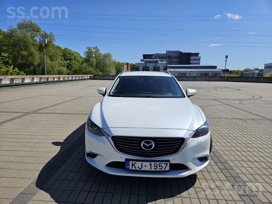 White Mazda 6 2016 in Riga, with an engine capacity of 2.00 L and mileage of 153 thousand km for 14300 €, photo 4 on AUTOMOTO.COM.LV