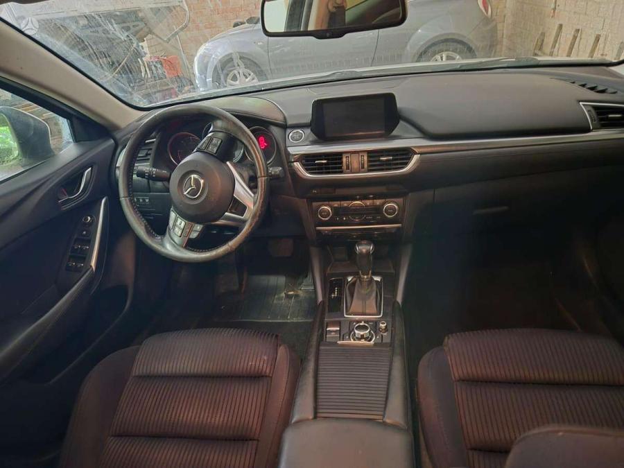 White Mazda 6 2016 in Panevezys, with an engine capacity of 2.18 L and mileage of 260 thousand km for 3700 €, photo 9 on AUTOMOTO.COM.LV