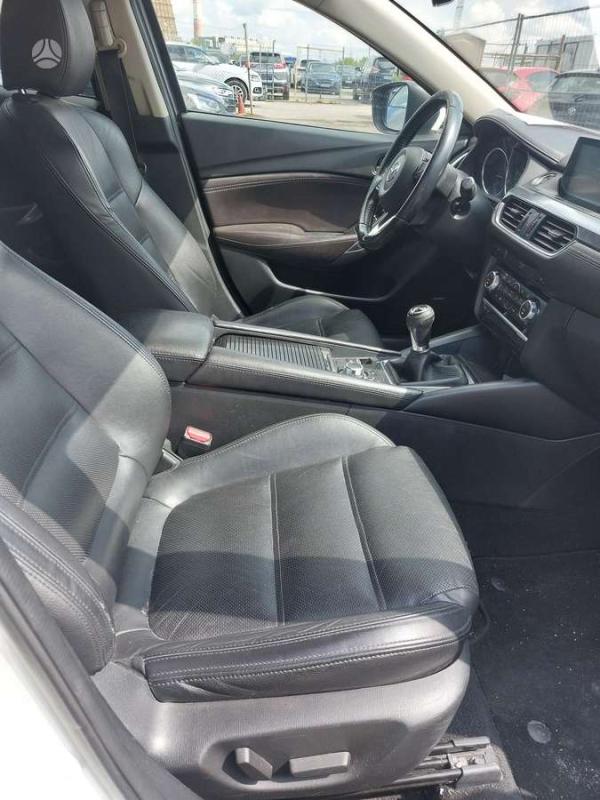 White Mazda 6 2016 in Kaunas, with an engine capacity of 2.19 L and mileage of 278 thousand km for 4190 €, photo 6 on AUTOMOTO.COM.LV