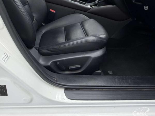 White Mazda 6 2016 in Vilnius, with an engine capacity of 2.19 L and mileage of 390 thousand km for 7900 €, photo 7 on AUTOMOTO.COM.LV