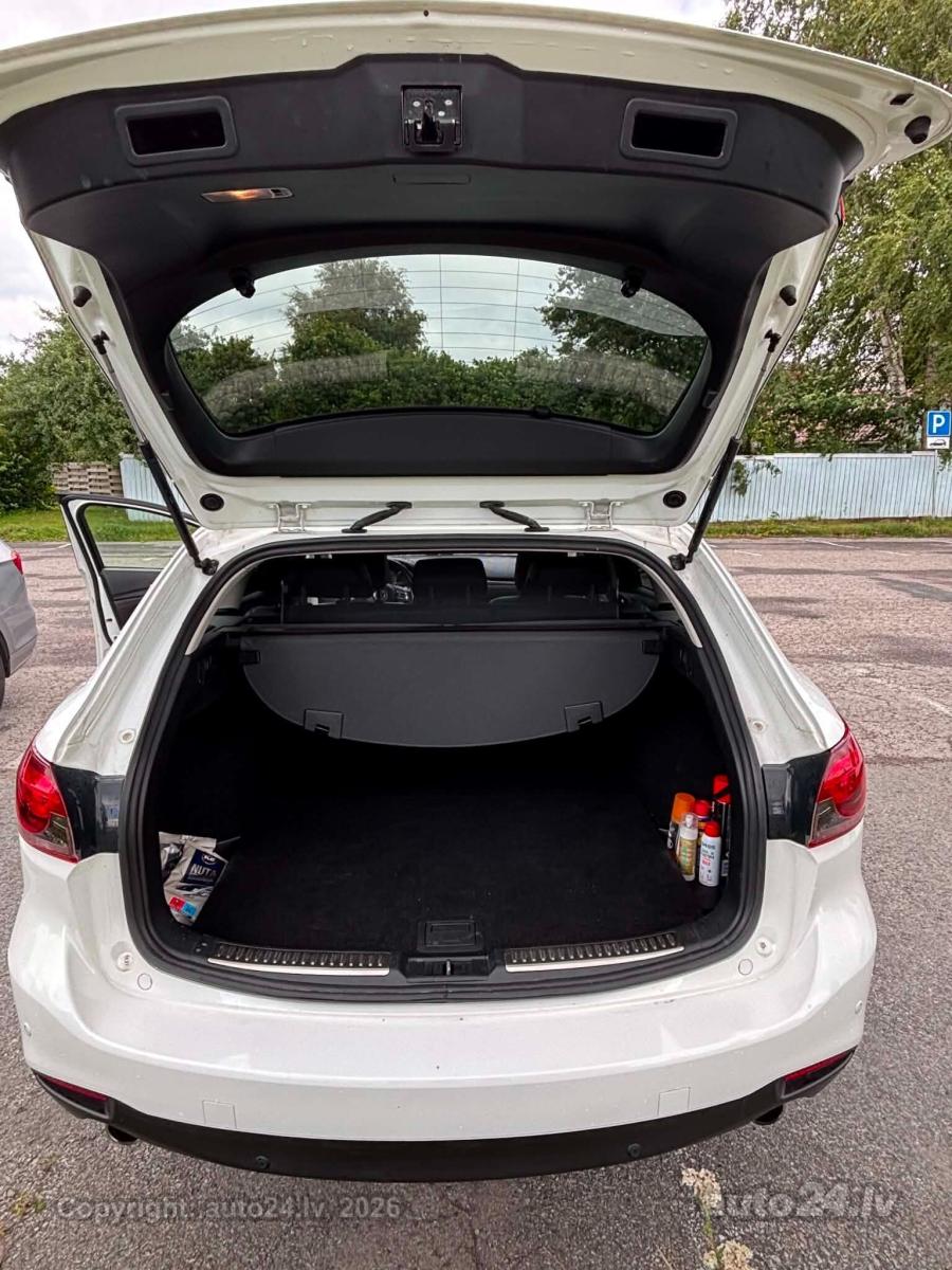 White Mazda 6 2016 in Haapsalu, with an engine capacity of 2.20 L and mileage of 180 thousand km for 10500 €, photo 17 on AUTOMOTO.COM.LV