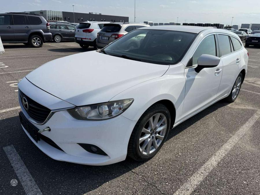 White Mazda 6 2017 in Vilnius, with an engine capacity of 2.19 L and mileage of 305 thousand km for 2150 €, photo 3 on AUTOMOTO.COM.LV