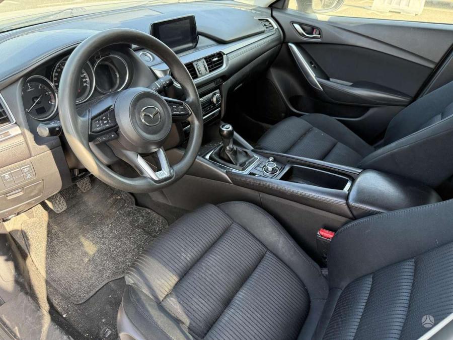 White Mazda 6 2017 in Vilnius, with an engine capacity of 2.19 L and mileage of 305 thousand km for 2150 €, photo 6 on AUTOMOTO.COM.LV