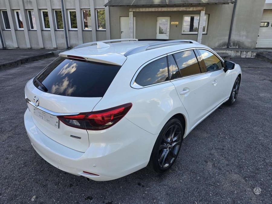 White Mazda 6 2018 in Taurage, with an engine capacity of 2.20 L and mileage of 186 thousand km for 7800 €, photo 9 on AUTOMOTO.COM.LV