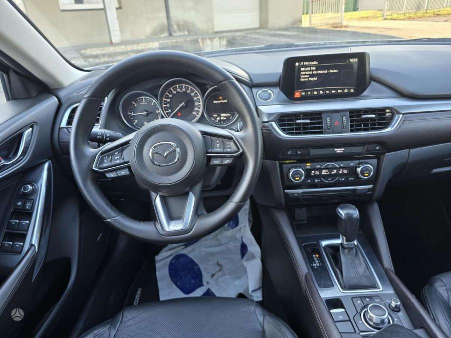 White Mazda 6 2018 in Taurage, with an engine capacity of 2.20 L and mileage of 186 thousand km for 7800 €, photo 13 on AUTOMOTO.COM.LV