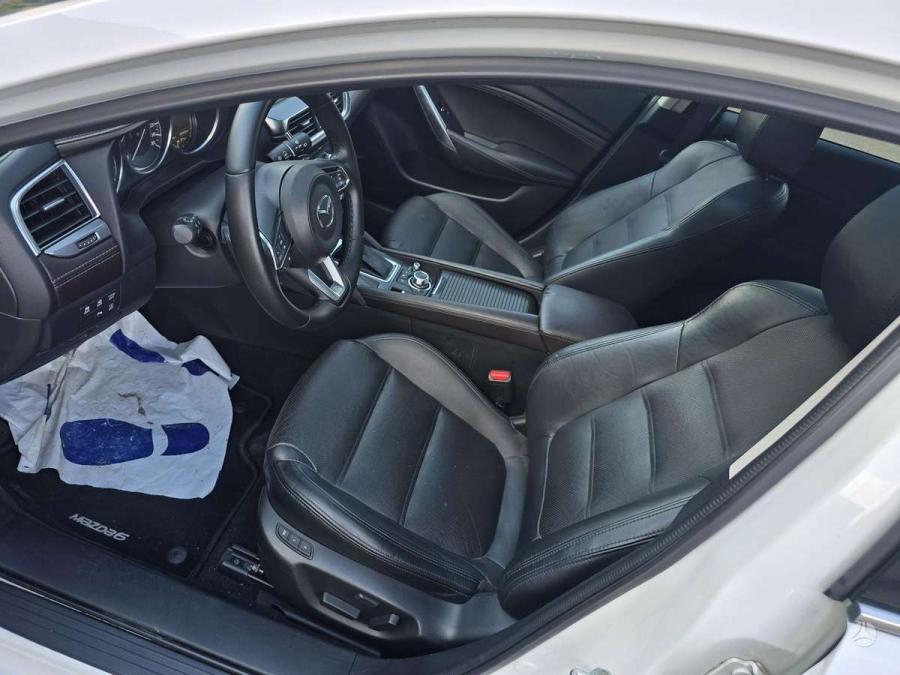 White Mazda 6 2018 in Taurage, with an engine capacity of 2.20 L and mileage of 186 thousand km for 7800 €, photo 15 on AUTOMOTO.COM.LV