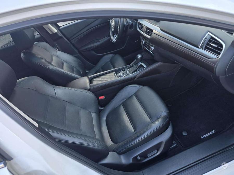 White Mazda 6 2018 in Taurage, with an engine capacity of 2.20 L and mileage of 186 thousand km for 7800 €, photo 16 on AUTOMOTO.COM.LV