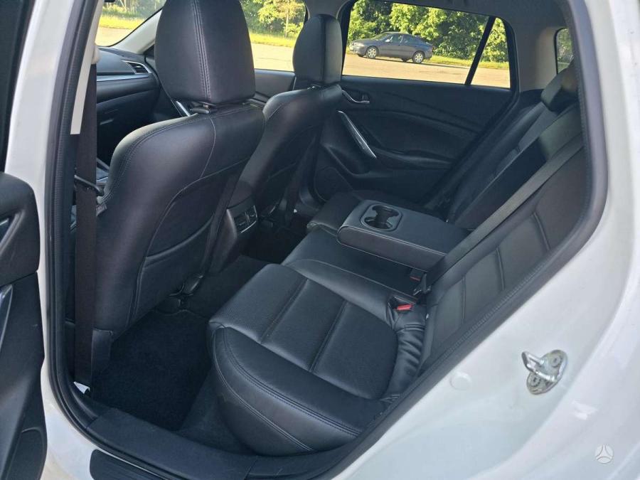 White Mazda 6 2018 in Taurage, with an engine capacity of 2.20 L and mileage of 186 thousand km for 7800 €, photo 18 on AUTOMOTO.COM.LV