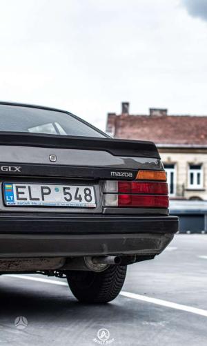 Melns Mazda 626 1986 Viļņa, ar dzinēja tilpumu 1.98 L un nobraukumu 221 tūkst. km par 2100 €, foto 7 vietnē AUTOMOTO.COM.LV
