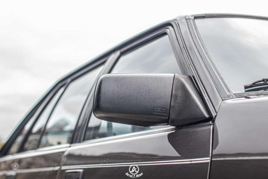 Melns Mazda 626 1986 Viļņa, ar dzinēja tilpumu 1.98 L un nobraukumu 221 tūkst. km par 2100 €, foto 16 vietnē AUTOMOTO.COM.LV