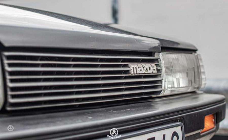 Melns Mazda 626 1986 Viļņa, ar dzinēja tilpumu 1.98 L un nobraukumu 221 tūkst. km par 2100 €, foto 17 vietnē AUTOMOTO.COM.LV
