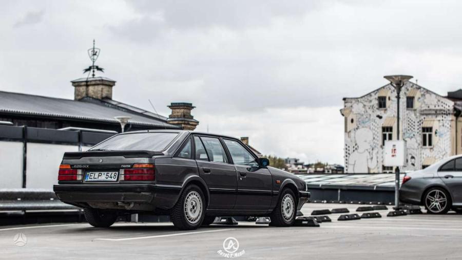 Melns Mazda 626 1986 Viļņa, ar dzinēja tilpumu 1.98 L un nobraukumu 221 tūkst. km par 2100 €, foto 24 vietnē AUTOMOTO.COM.LV